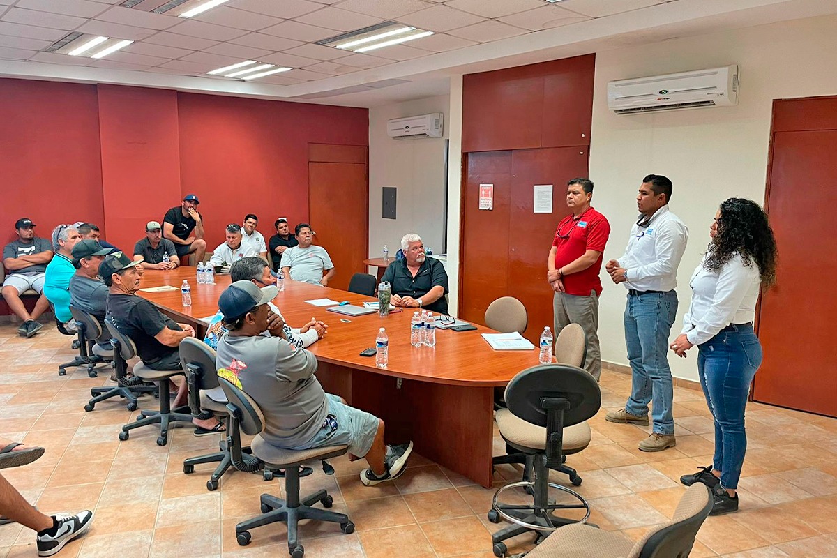 Reciben capitanes y marineros, información sobre Libreta de Mar que ...