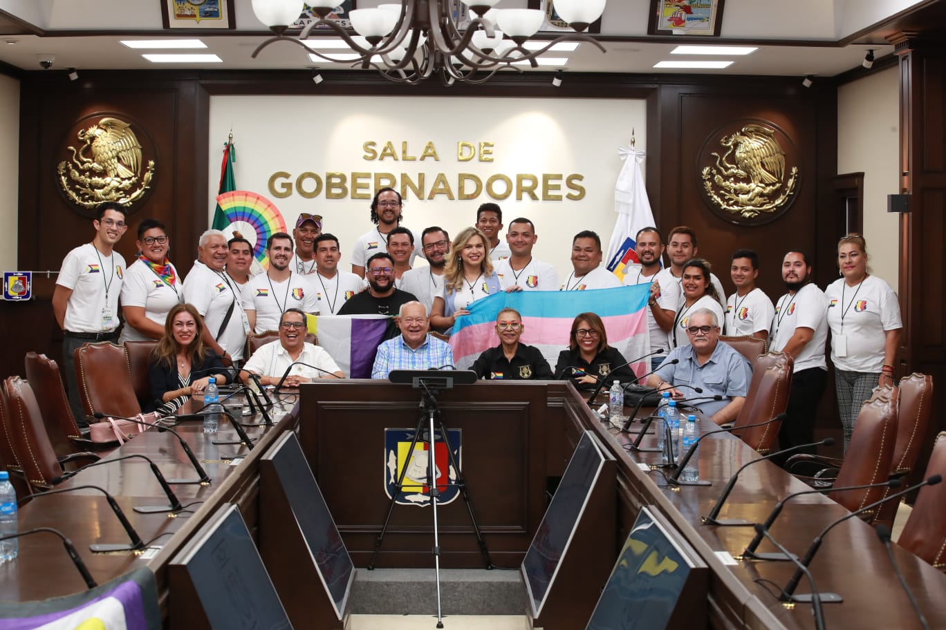 Víctor Castro Cosío Recibe A Integrantes Del Parlamento Sudcaliforniano